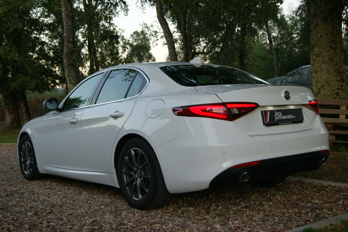 Alfa Romeo Giulia de 2017 - 29950€ | Joca Automóveis